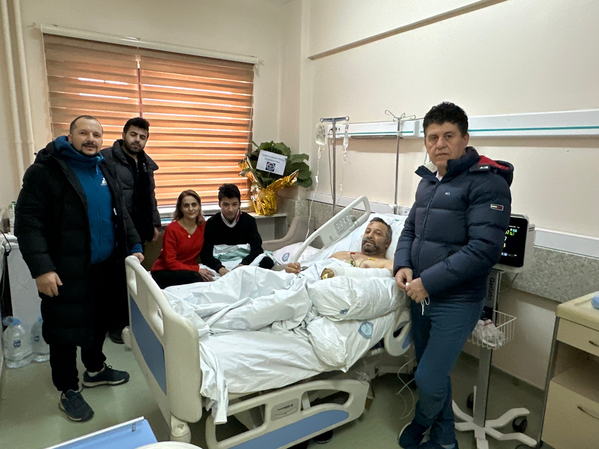 BAŞKANIMIZ DR.OKTAY ÇİMEN HASTAHANE'DE MUSTAFA PALTA'YI ZİYARET ETTİ